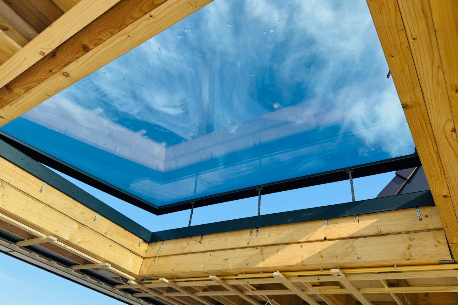 Fixed vs Vented Skylights: Which is Right for You?